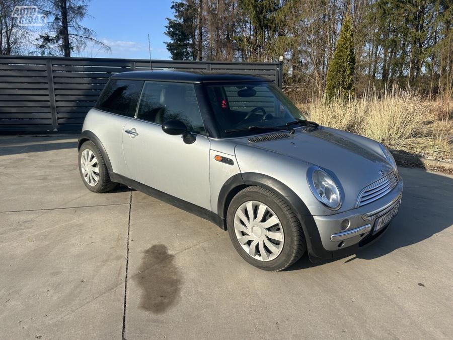 Grey MINI Cooper 2002 in Kaunas, with an engine capacity of 1.60 L and mileage of 226 thousand km for 1600 €, photo 2 on AUTOMOTO.COM.LV