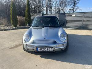 Grey MINI Cooper 2002 in Kaunas, with an engine capacity of 1.60 L and mileage of 226 thousand km for 1600 €, photo 3 on AUTOMOTO.COM.LV