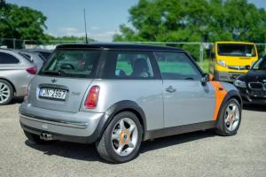Pelēks MINI Cooper 2002 Liepāja, ar dzinēja tilpumu 1.60 L un nobraukumu 211 tūkst. km par 2650 €, foto 5 vietnē AUTOMOTO.COM.LV