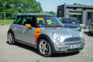 Pelēks MINI Cooper 2002 Liepāja, ar dzinēja tilpumu 1.60 L un nobraukumu 211 tūkst. km par 2650 €, foto 6 vietnē AUTOMOTO.COM.LV