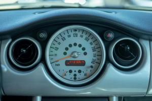 Pelēks MINI Cooper 2002 Liepāja, ar dzinēja tilpumu 1.60 L un nobraukumu 211 tūkst. km par 2650 €, foto 13 vietnē AUTOMOTO.COM.LV