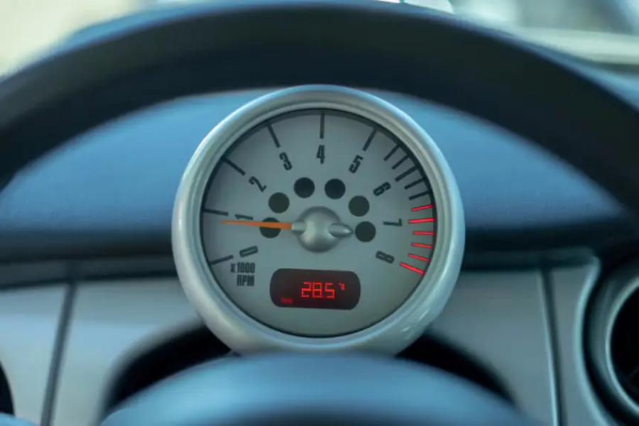 Pelēks MINI Cooper 2002 Liepāja, ar dzinēja tilpumu 1.60 L un nobraukumu 211 tūkst. km par 2650 €, foto 15 vietnē AUTOMOTO.COM.LV