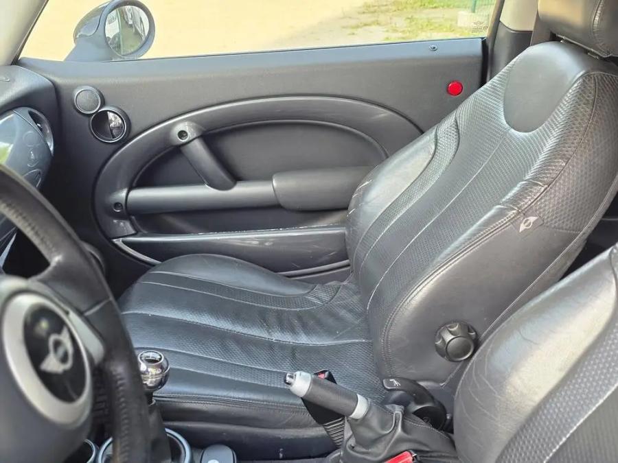 Pelēks MINI Cooper 2002 Grobiņa, ar dzinēja tilpumu 1.60 L un nobraukumu 228 tūkst. km par 1700 €, foto 10 vietnē AUTOMOTO.COM.LV