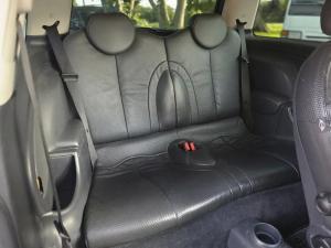 Pelēks MINI Cooper 2002 Grobiņa, ar dzinēja tilpumu 1.60 L un nobraukumu 228 tūkst. km par 1700 €, foto 14 vietnē AUTOMOTO.COM.LV