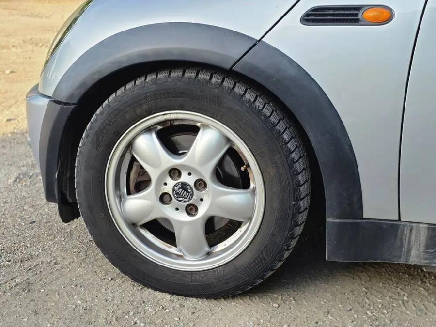 Pelēks MINI Cooper 2002 Grobiņa, ar dzinēja tilpumu 1.60 L un nobraukumu 228 tūkst. km par 1700 €, foto 16 vietnē AUTOMOTO.COM.LV