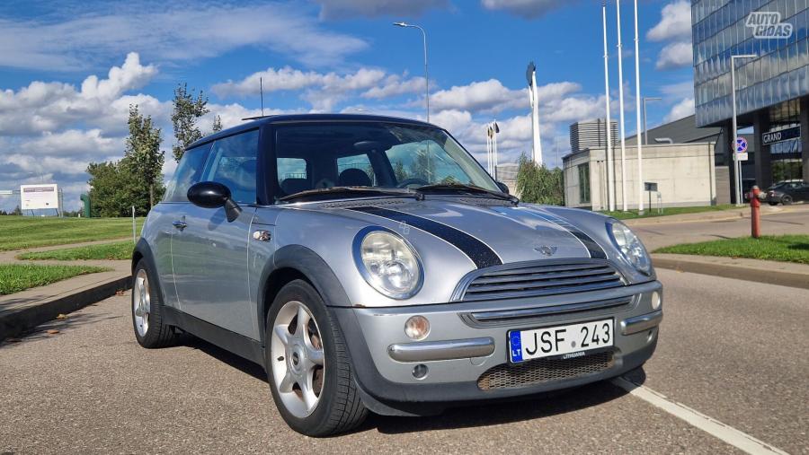 Grey MINI Cooper 2002 in Vilnius, with an engine capacity of 1.60 L and mileage of 311 thousand km for 1090 €, photo 3 on AUTOMOTO.COM.LV