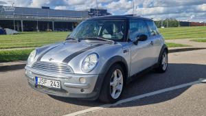 Grey MINI Cooper 2002 in Vilnius, with an engine capacity of 1.60 L and mileage of 311 thousand km for 1090 €, photo 5 on AUTOMOTO.COM.LV