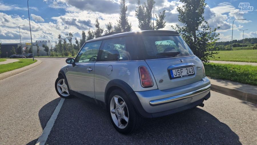 Grey MINI Cooper 2002 in Vilnius, with an engine capacity of 1.60 L and mileage of 311 thousand km for 1090 €, photo 8 on AUTOMOTO.COM.LV