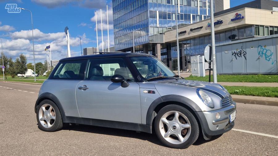 Grey MINI Cooper 2002 in Vilnius, with an engine capacity of 1.60 L and mileage of 311 thousand km for 1090 €, photo 11 on AUTOMOTO.COM.LV