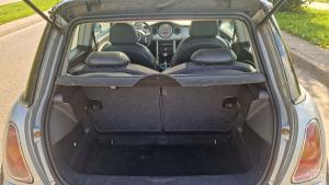 Grey MINI Cooper 2002 in Vilnius, with an engine capacity of 1.60 L and mileage of 311 thousand km for 1090 €, photo 13 on AUTOMOTO.COM.LV
