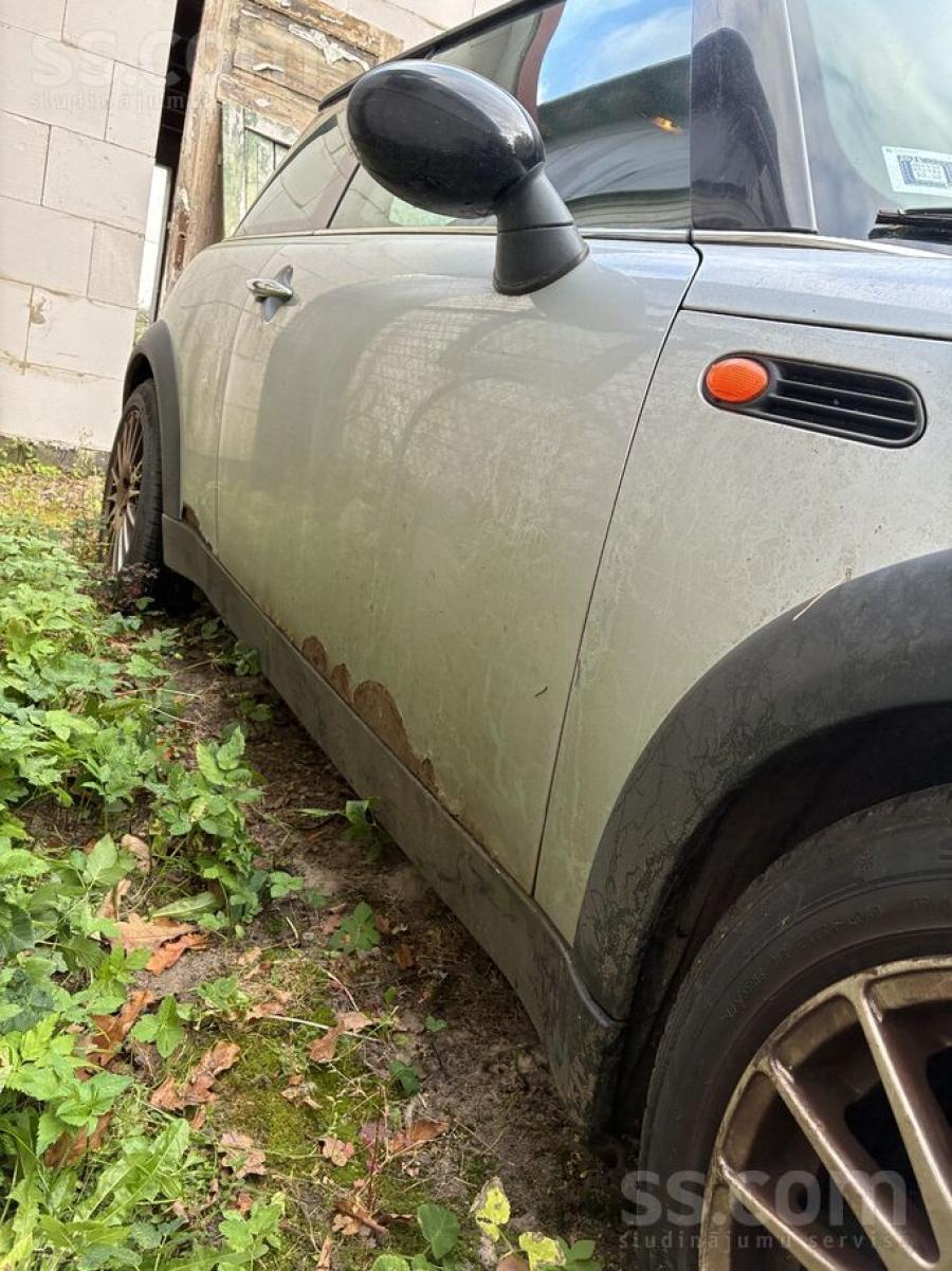 Pelēks MINI Cooper 2002 Jūrmala, ar dzinēja tilpumu 1.60 L un nobraukumu 181 tūkst. km par 650 €, foto 4 vietnē AUTOMOTO.COM.LV