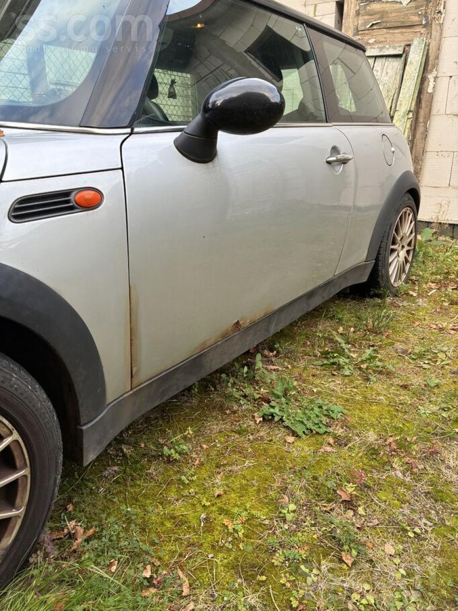 Pelēks MINI Cooper 2002 Jūrmala, ar dzinēja tilpumu 1.60 L un nobraukumu 181 tūkst. km par 650 €, foto 5 vietnē AUTOMOTO.COM.LV