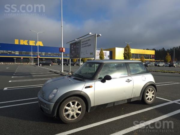 Grey MINI Cooper 2003 in Riga, with an engine capacity of 1.60 L and mileage of 262 thousand km for 1200 €, photo 2 on AUTOMOTO.COM.LV
