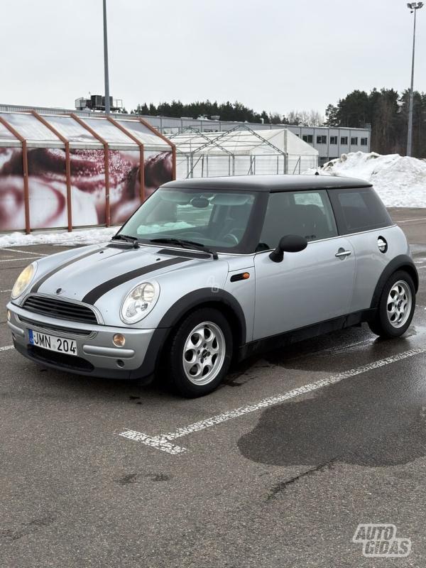 Grey MINI Cooper 2003 in Vilnius, with an engine capacity of 1.60 L and mileage of 240 thousand km for 1200 €, photo 1 on AUTOMOTO.COM.LV