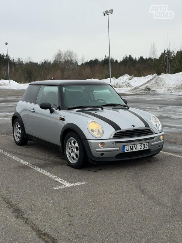 Grey MINI Cooper 2003 in Vilnius, with an engine capacity of 1.60 L and mileage of 240 thousand km for 1200 €, photo 8 on AUTOMOTO.COM.LV