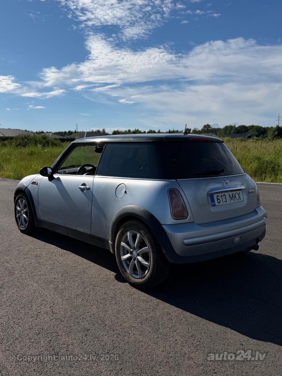 Grey MINI Cooper 2003 in Tallinn, with an engine capacity of 1.60 L and mileage of 192 thousand km for 1390 €, photo 5 on AUTOMOTO.COM.LV