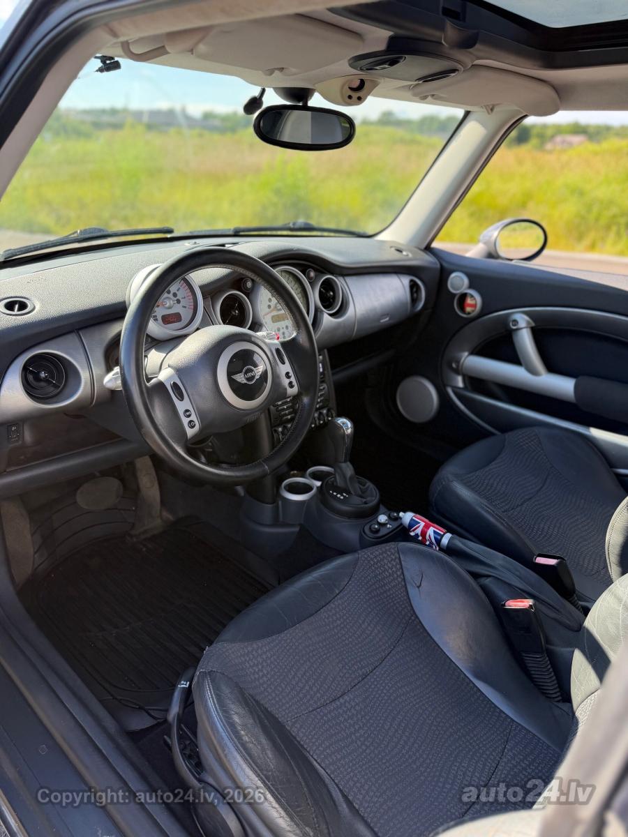 Grey MINI Cooper 2003 in Tallinn, with an engine capacity of 1.60 L and mileage of 192 thousand km for 1390 €, photo 8 on AUTOMOTO.COM.LV