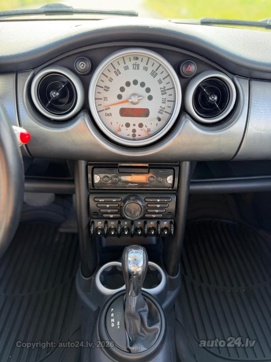 Grey MINI Cooper 2003 in Tallinn, with an engine capacity of 1.60 L and mileage of 192 thousand km for 1390 €, photo 12 on AUTOMOTO.COM.LV