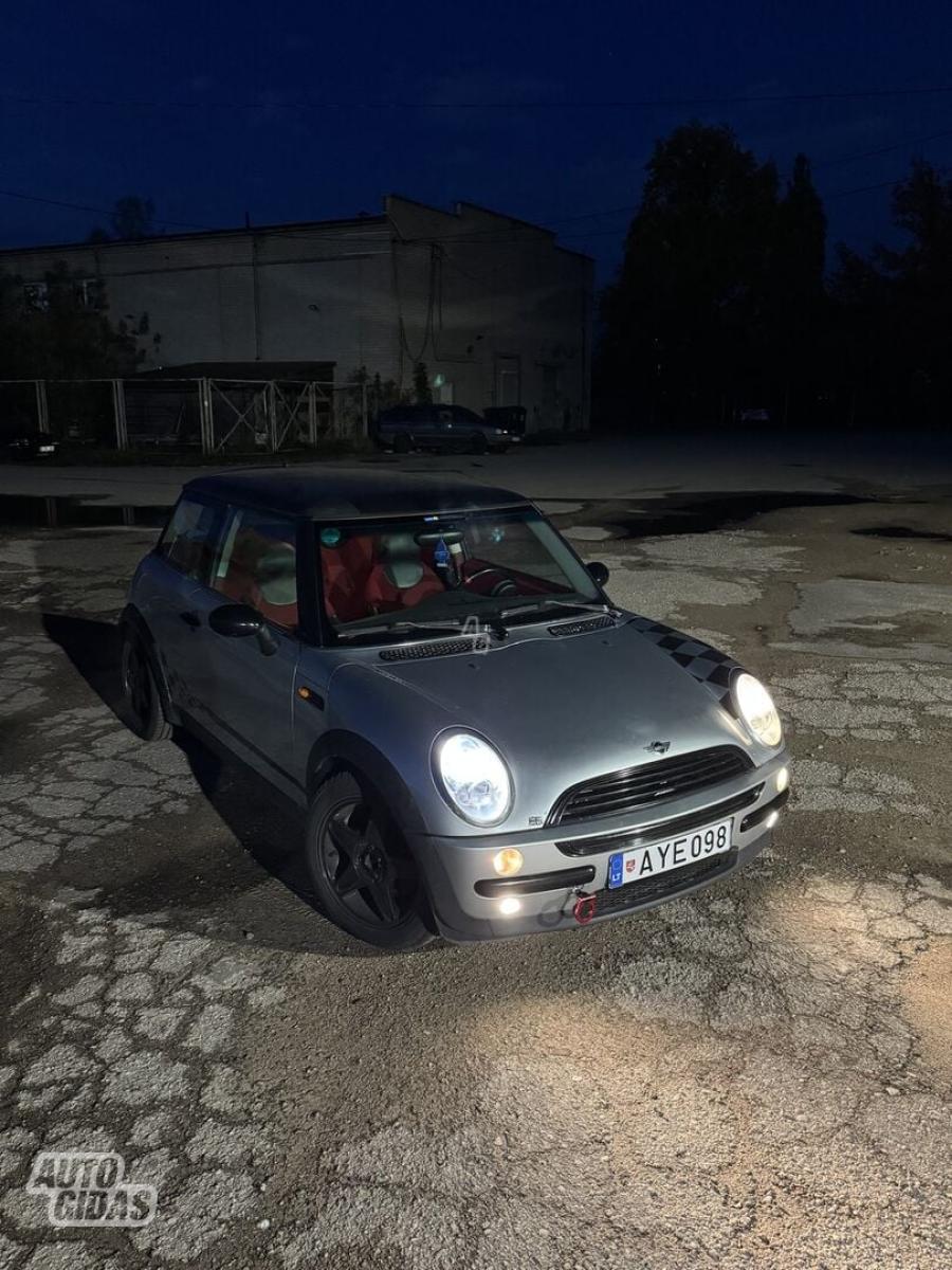 Grey MINI Cooper 2003 in Radviliskis, with an engine capacity of 1.60 L and mileage of 252 thousand km for 1400 €, photo 1 on AUTOMOTO.COM.LV