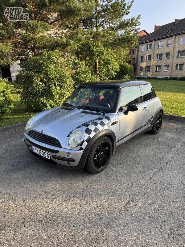 MINI Cooper 2003 in Radviliskis on AUTOMOTO.COM.LV Grey MINI Cooper 2003 in Radviliskis, with an engine capacity of 1.60 L and mileage of 252 thousand km for 1400 €, photo 3 on AUTOMOTO.COM.LV