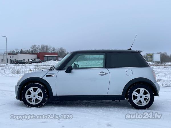 Pelēks MINI Cooper 2004 Tallina, ar dzinēja tilpumu 1.60 L un nobraukumu 217 tūkst. km par 1800 €, foto 3 vietnē AUTOMOTO.COM.LV