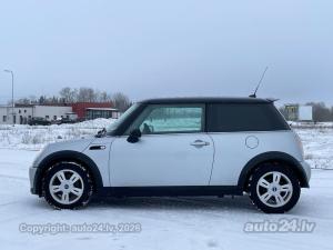 Pelēks MINI Cooper 2004 Tallina, ar dzinēja tilpumu 1.60 L un nobraukumu 217 tūkst. km par 1800 €, foto 3 vietnē AUTOMOTO.COM.LV
