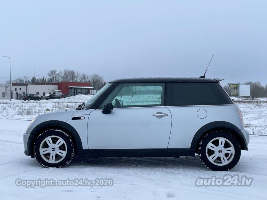 Pelēks MINI Cooper 2004 Tallina, ar dzinēja tilpumu 1.60 L un nobraukumu 217 tūkst. km par 1800 €, foto 3 vietnē AUTOMOTO.COM.LV