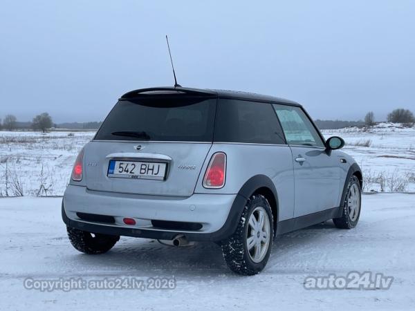 Pelēks MINI Cooper 2004 Tallina, ar dzinēja tilpumu 1.60 L un nobraukumu 217 tūkst. km par 1800 €, foto 5 vietnē AUTOMOTO.COM.LV