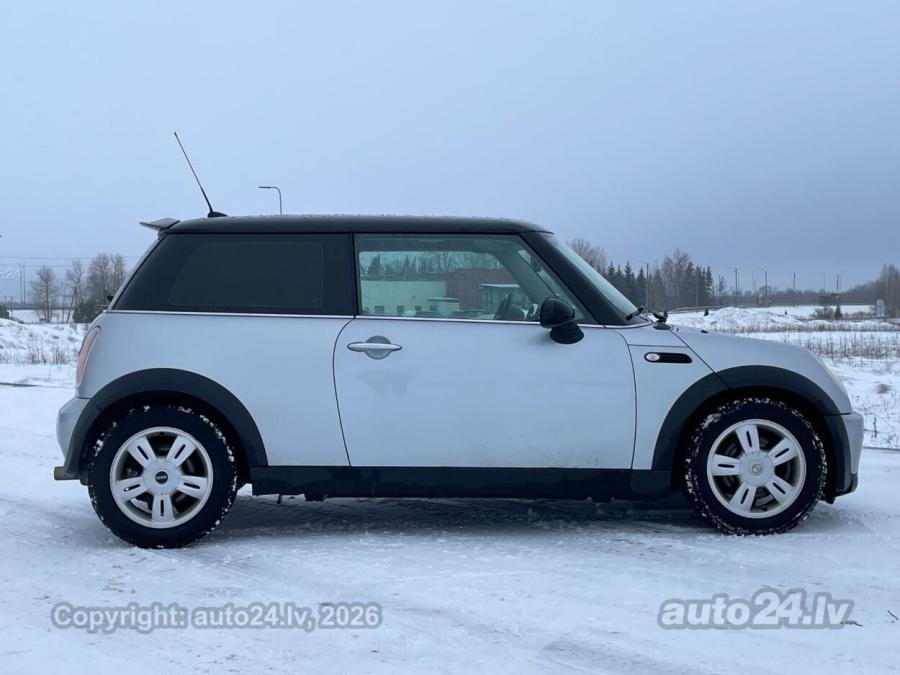 Pelēks MINI Cooper 2004 Tallina, ar dzinēja tilpumu 1.60 L un nobraukumu 217 tūkst. km par 1800 €, foto 6 vietnē AUTOMOTO.COM.LV