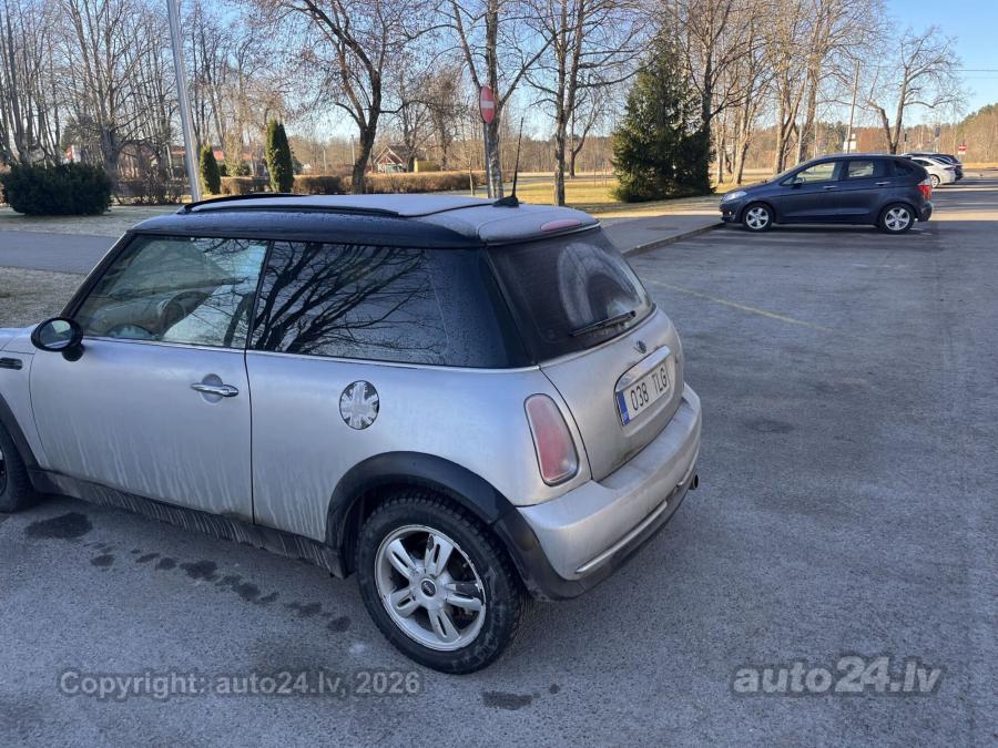 Pelēks MINI Cooper 2005 Tallina, ar dzinēja tilpumu 1.60 L un nobraukumu 270 tūkst. km par 2199 €, foto 3 vietnē AUTOMOTO.COM.LV