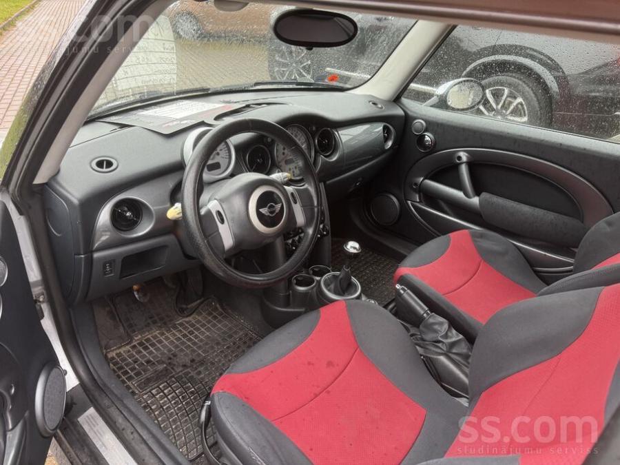Grey MINI Cooper 2005 in Talsi, with an engine capacity of 1.40 L and mileage of 0 thousand km for 1200 €, photo 7 on AUTOMOTO.COM.LV