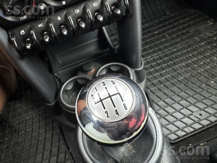 Grey MINI Cooper 2005 in Talsi, with an engine capacity of 1.40 L and mileage of 0 thousand km for 1200 €, photo 10 on AUTOMOTO.COM.LV