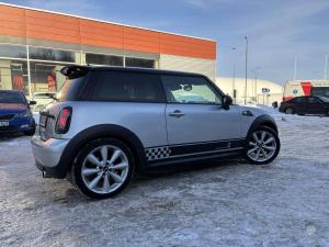 Grey MINI Cooper 2007 in Klaipeda, with an engine capacity of 1.60 L and mileage of 307 thousand km for 3800 €, photo 8 on AUTOMOTO.COM.LV