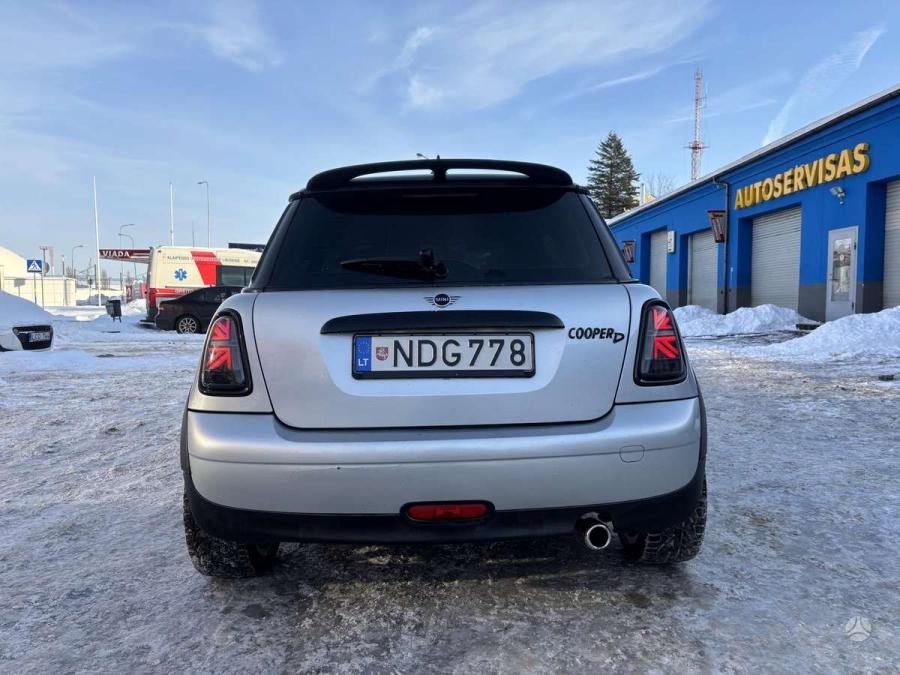 Grey MINI Cooper 2007 in Klaipeda, with an engine capacity of 1.60 L and mileage of 307 thousand km for 3800 €, photo 12 on AUTOMOTO.COM.LV