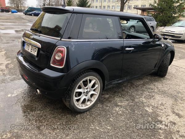 Pelēks MINI Cooper 2007 Tallina, ar dzinēja tilpumu 1.60 L un nobraukumu 138 tūkst. km par 3499 €, foto 3 vietnē AUTOMOTO.COM.LV