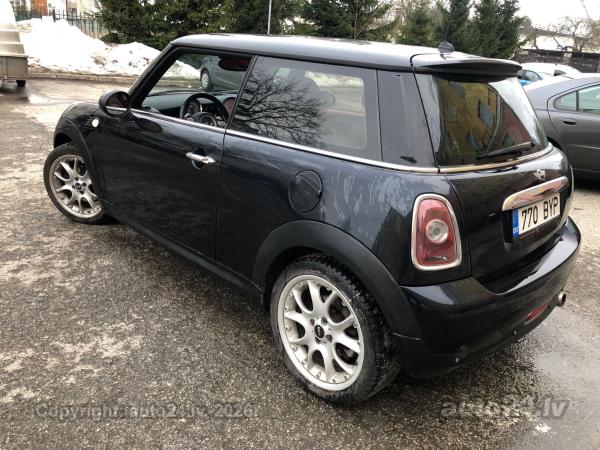 Pelēks MINI Cooper 2007 Tallina, ar dzinēja tilpumu 1.60 L un nobraukumu 138 tūkst. km par 3499 €, foto 4 vietnē AUTOMOTO.COM.LV