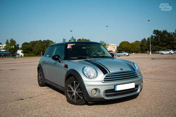 Grey MINI Cooper 2007 in Kaunas, with an engine capacity of 1.60 L and mileage of 269 thousand km for 3000 €, photo 1 on AUTOMOTO.COM.LV