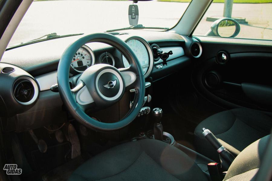 Pelēks MINI Cooper 2007 Kauņa, ar dzinēja tilpumu 1.60 L un nobraukumu 269 tūkst. km par 3000 €, foto 10 vietnē AUTOMOTO.COM.LV
