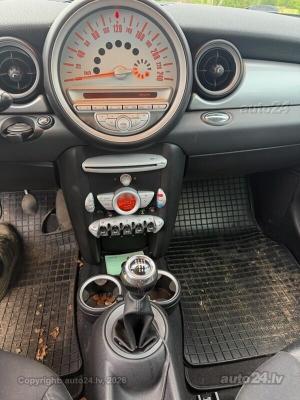 Pelēks MINI Cooper 2008 Tallina, ar dzinēja tilpumu 1.60 L un nobraukumu 153 tūkst. km par 3500 €, foto 8 vietnē AUTOMOTO.COM.LV
