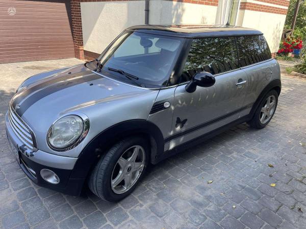 Grey MINI Cooper 2008 in Vilnius, with an engine capacity of 1.56 L and mileage of 307 thousand km for 1750 €, photo 3 on AUTOMOTO.COM.LV