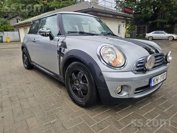 Pelēks MINI Cooper 2008 Rīga, ar dzinēja tilpumu 1.60 L un nobraukumu 268 tūkst. km par 1800 €, foto 4 vietnē AUTOMOTO.COM.LV
