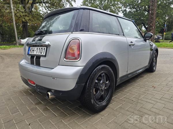 Pelēks MINI Cooper 2008 Rīga, ar dzinēja tilpumu 1.60 L un nobraukumu 268 tūkst. km par 1800 €, foto 5 vietnē AUTOMOTO.COM.LV