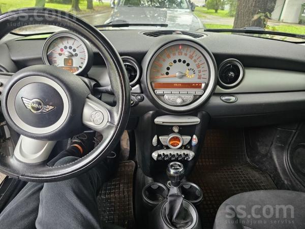 Pelēks MINI Cooper 2008 Rīga, ar dzinēja tilpumu 1.60 L un nobraukumu 268 tūkst. km par 1800 €, foto 7 vietnē AUTOMOTO.COM.LV