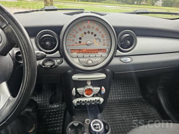 Pelēks MINI Cooper 2008 Rīga, ar dzinēja tilpumu 1.60 L un nobraukumu 268 tūkst. km par 1800 €, foto 8 vietnē AUTOMOTO.COM.LV