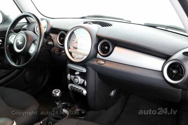 Pelēks MINI Cooper 2009 Tallina, ar dzinēja tilpumu 1.40 L un nobraukumu 183 tūkst. km par 2199 €, foto 5 vietnē AUTOMOTO.COM.LV