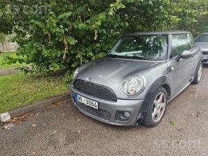 Grey MINI Cooper 2009 in Riga, with an engine capacity of 1.60 L and mileage of 200 thousand km for 1000 €, photo  on AUTOMOTO.COM.LV