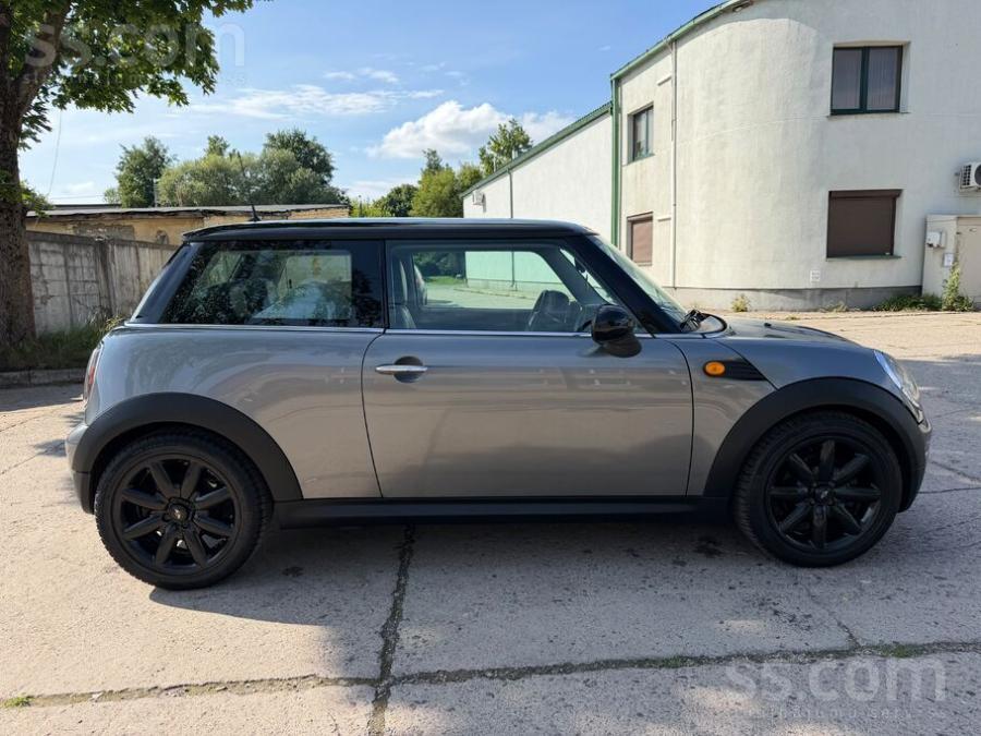 Grey MINI Cooper 2009 in Riga, with an engine capacity of 1.60 L and mileage of 232 thousand km for 2300 €, photo 5 on AUTOMOTO.COM.LV