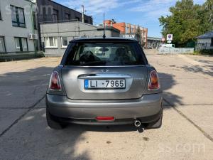 Grey MINI Cooper 2009 in Riga, with an engine capacity of 1.60 L and mileage of 232 thousand km for 2300 €, photo 7 on AUTOMOTO.COM.LV