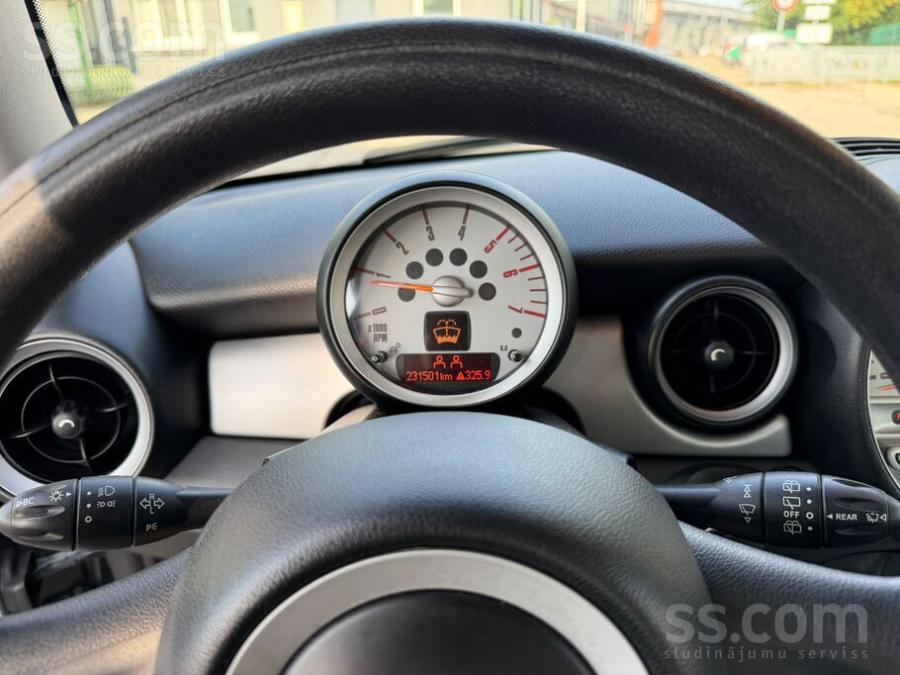 Grey MINI Cooper 2009 in Riga, with an engine capacity of 1.60 L and mileage of 232 thousand km for 2300 €, photo 9 on AUTOMOTO.COM.LV