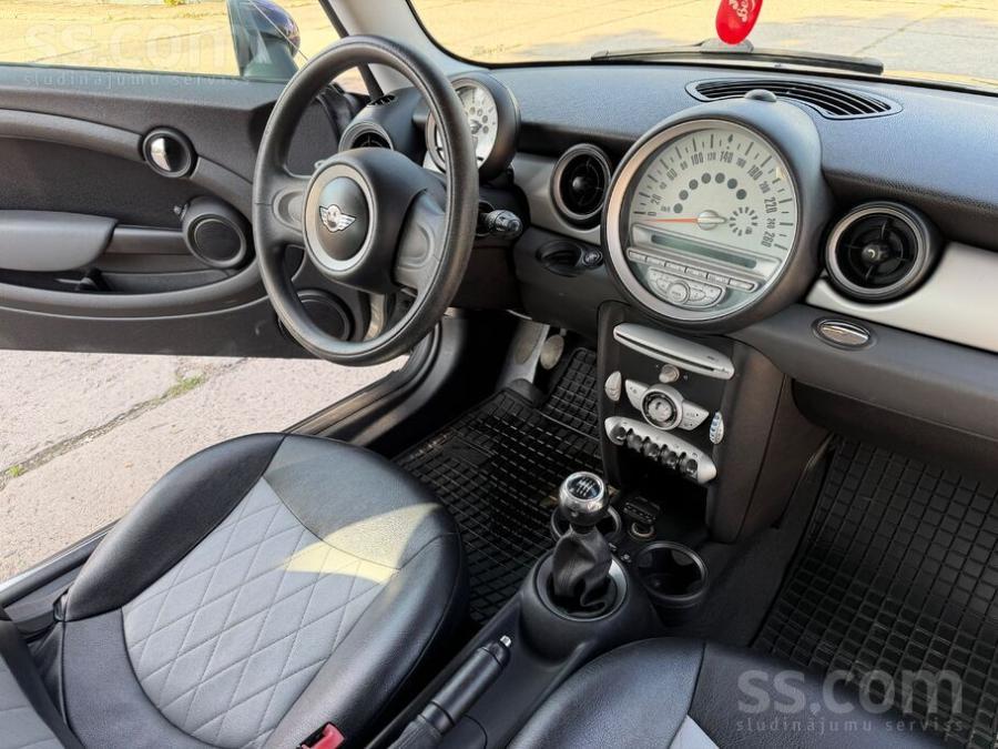 Grey MINI Cooper 2009 in Riga, with an engine capacity of 1.60 L and mileage of 232 thousand km for 2300 €, photo 11 on AUTOMOTO.COM.LV